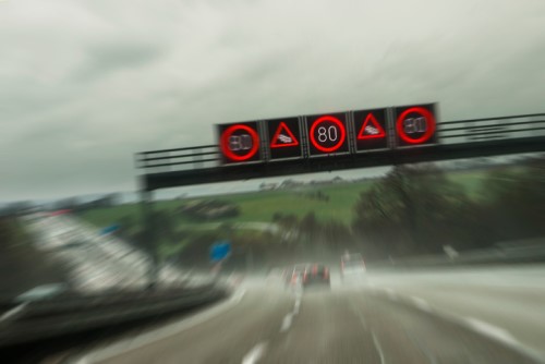 Weather activated speed limit signs reinstalled | Insurance Business